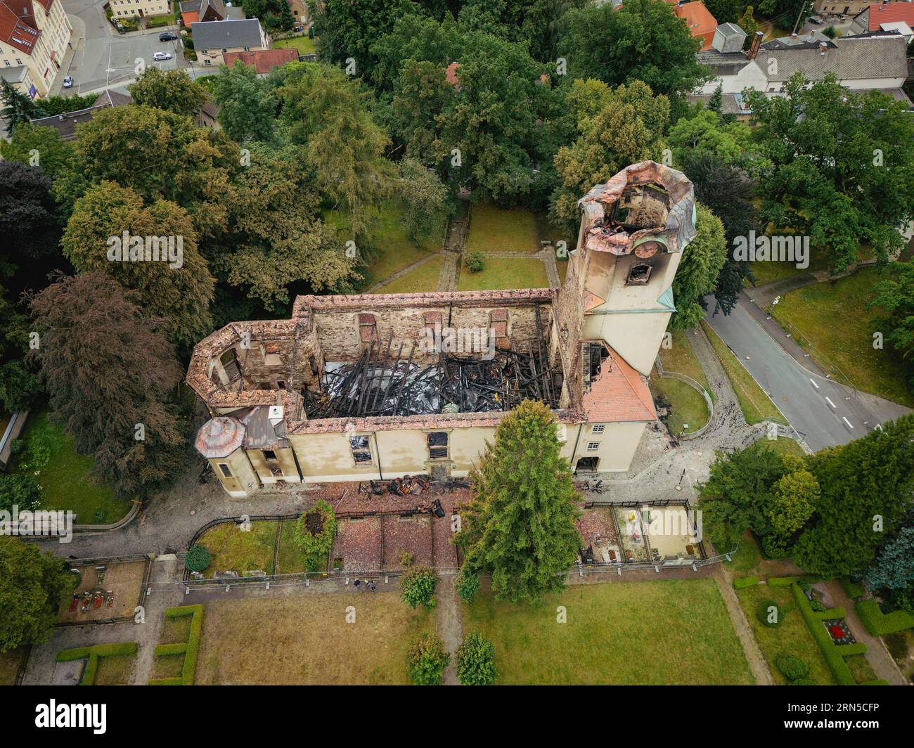 Looking down church nave hi-res stock photography and images - Alamy