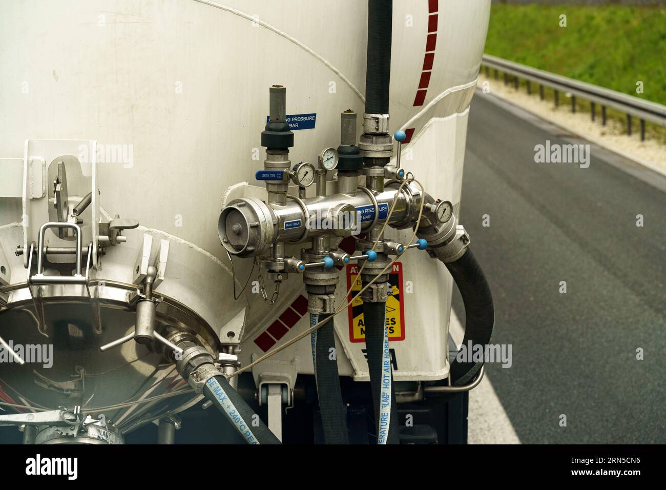 Mechanical filling hi-res stock photography and images - Alamy