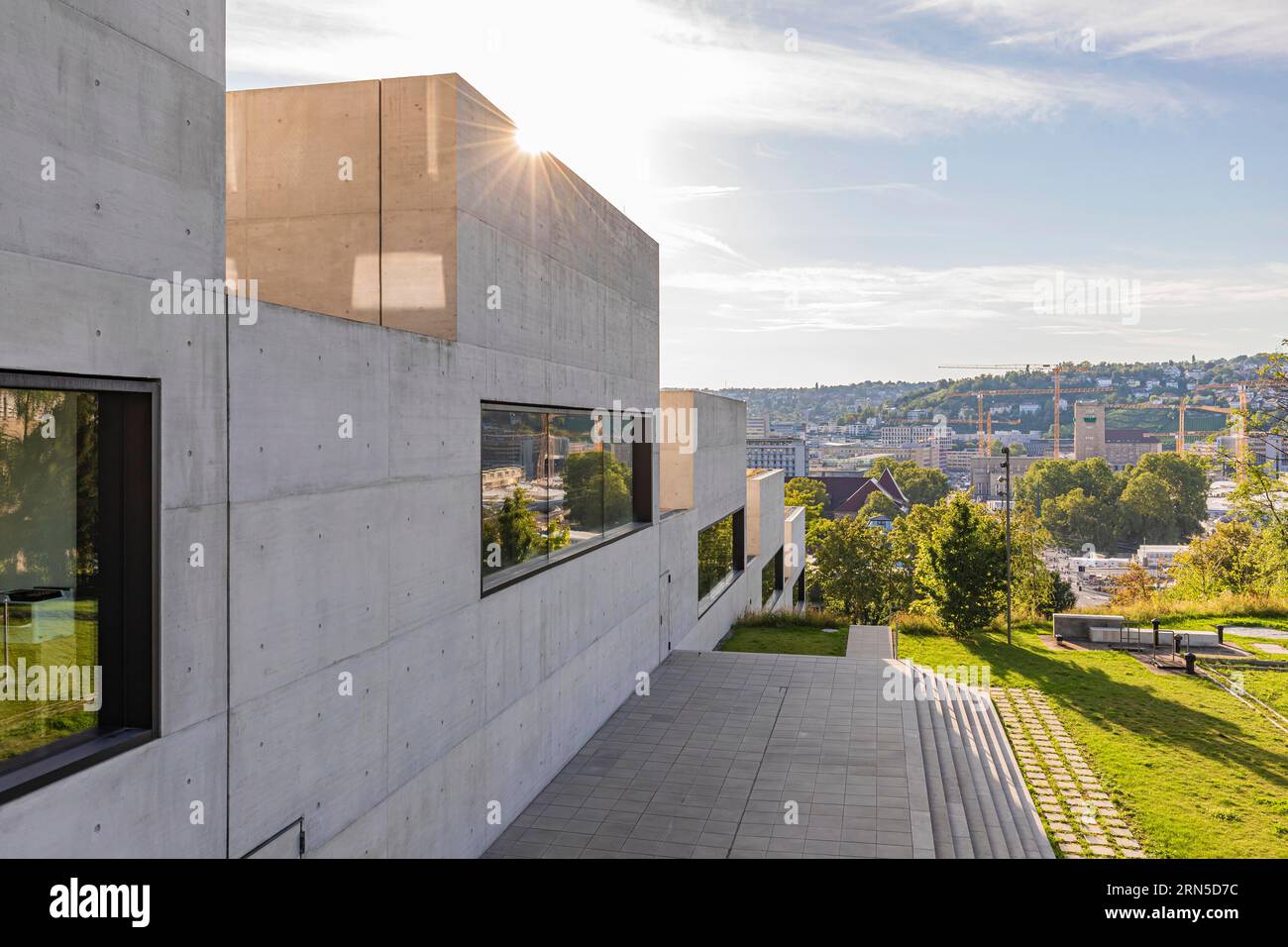 New building John Cranko School in exposed concrete, ballet school ...