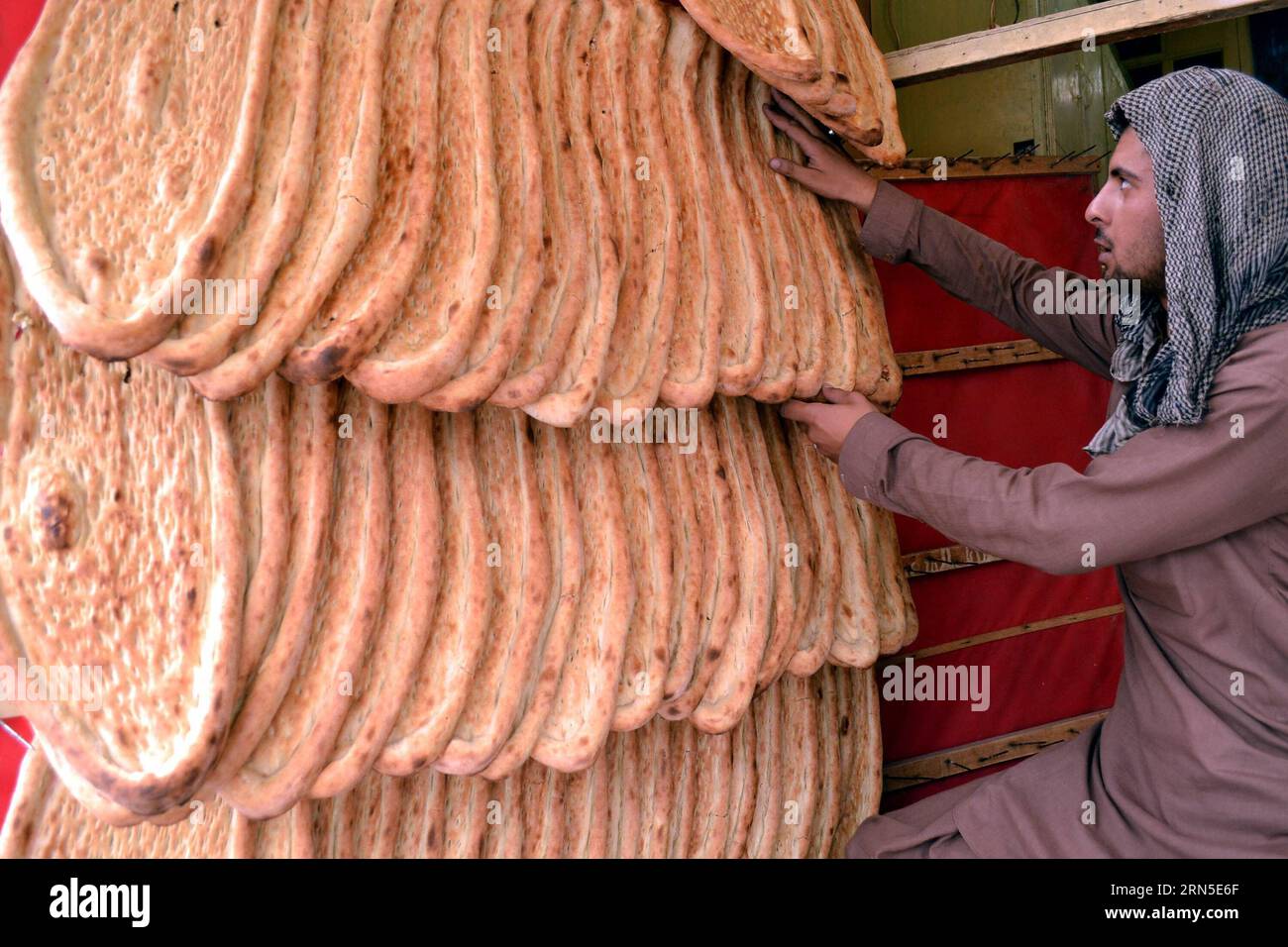 Called naan bread hi-res stock photography and images - Alamy