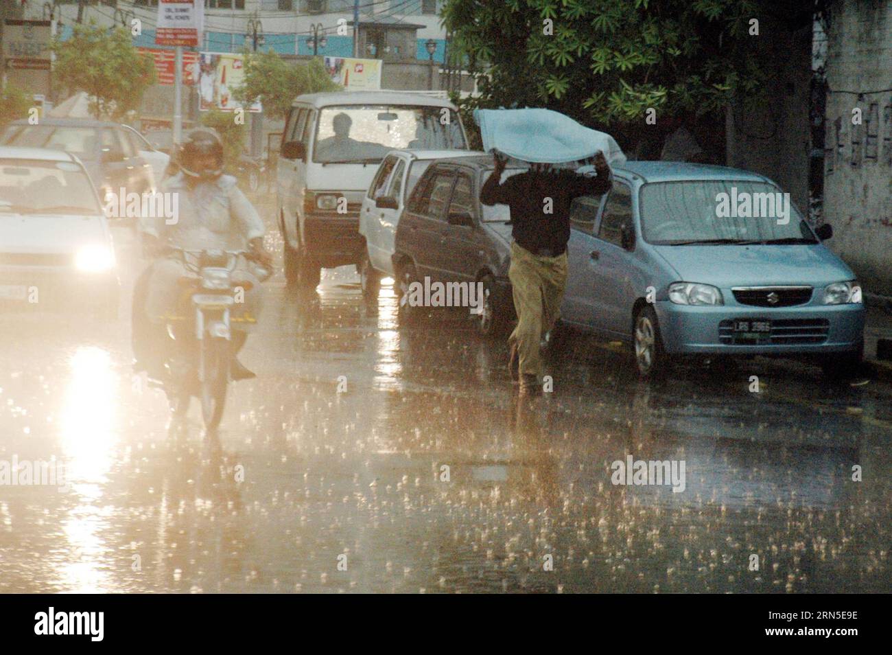 Heat waves road hi-res stock photography and images - Alamy