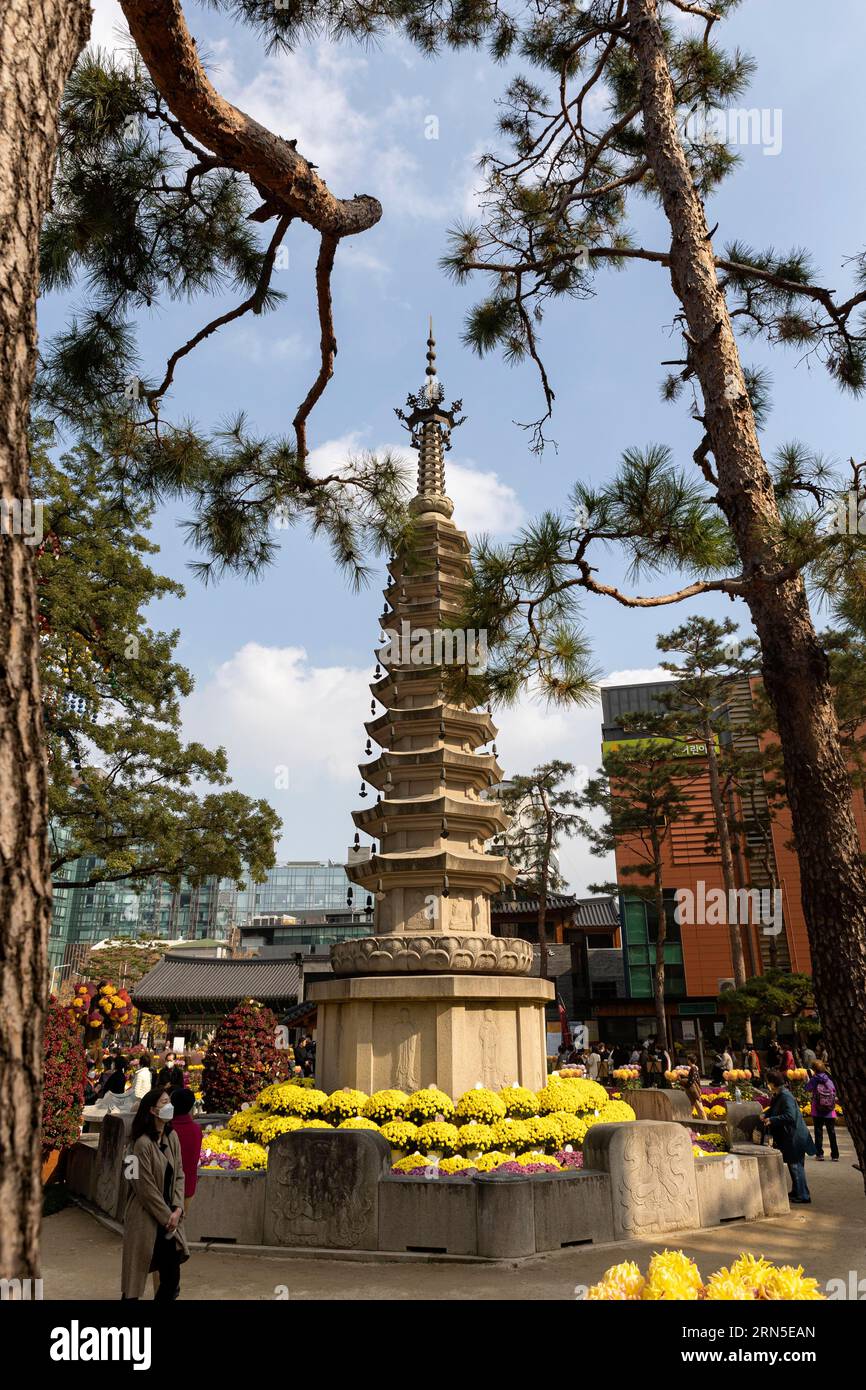 Buddha relic stupa hi-res stock photography and images - Alamy
