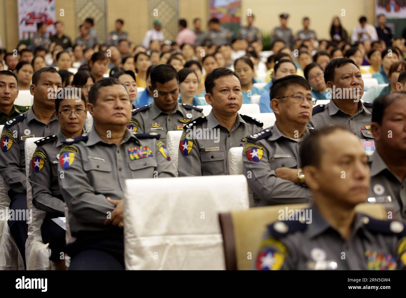 (150626) -- NAY PYI TAW, June 26, 2015 -- Myanmar police officers ...