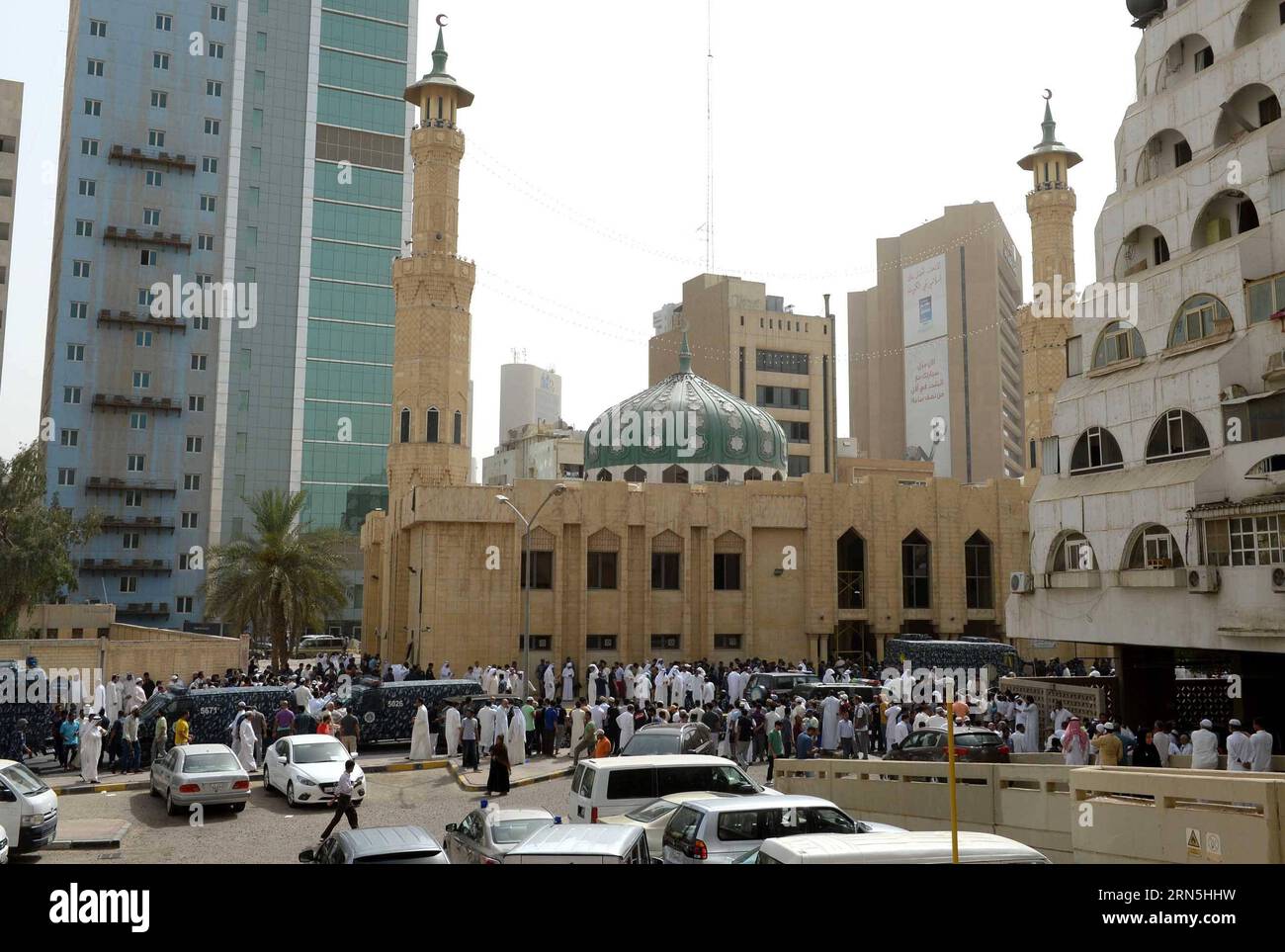 Kuwait state mosque hi-res stock photography and images - Alamy