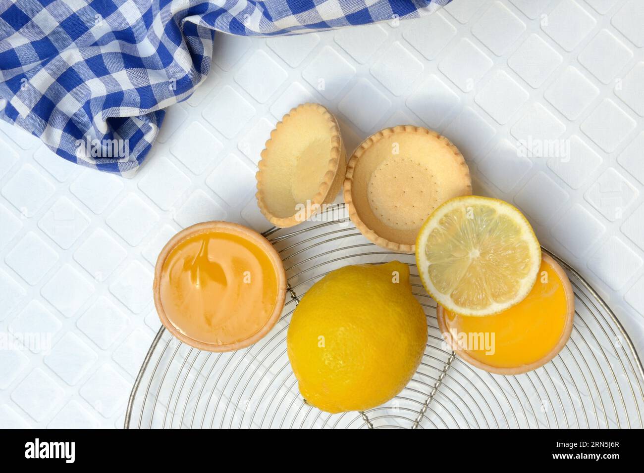 Base slice hi-res stock photography and images - Alamy