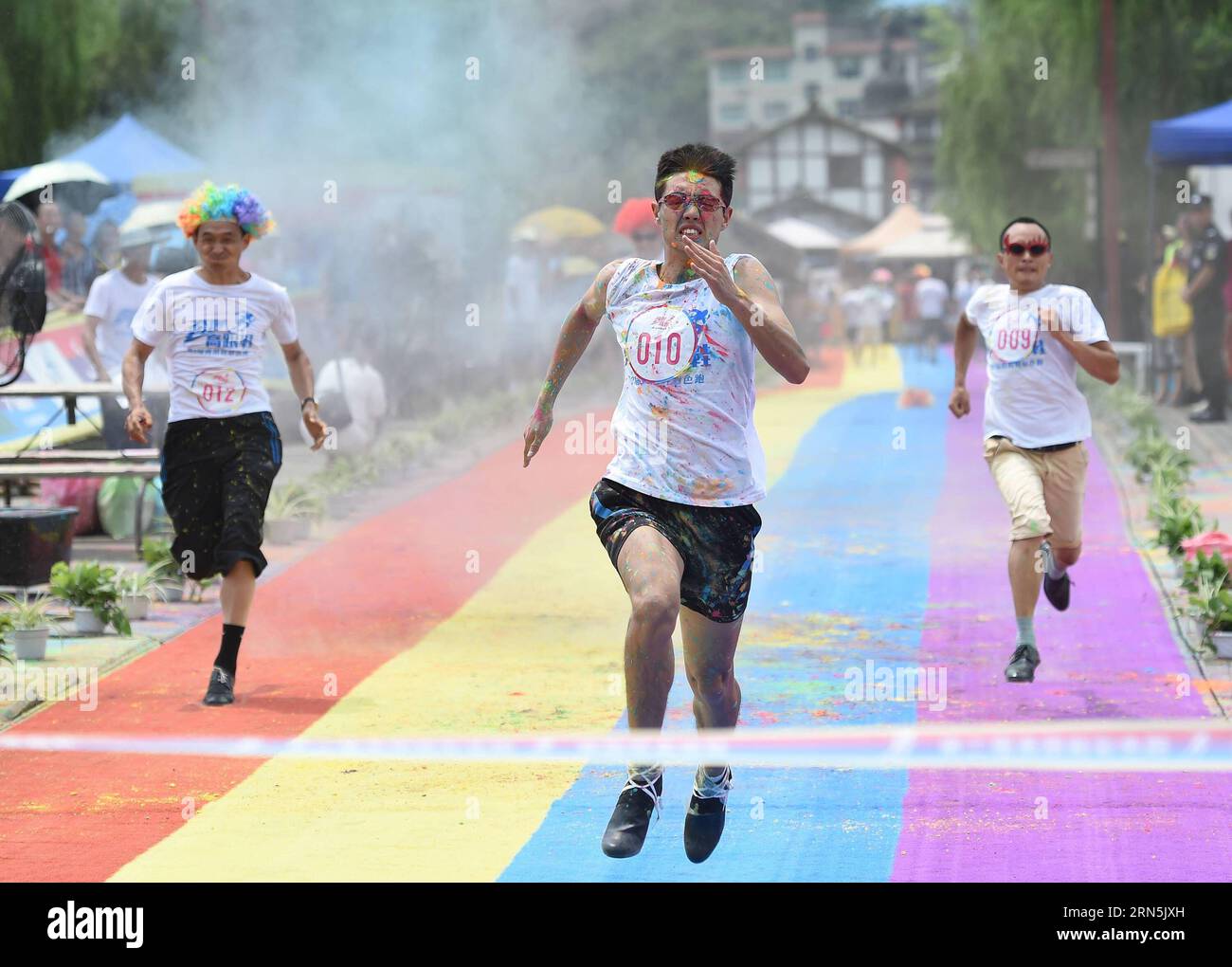High heel race hi-res stock photography and images - Alamy