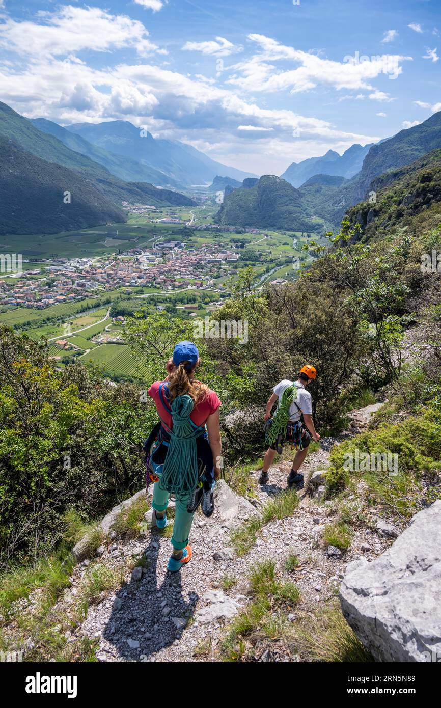 Climbers descending, multi-pitch climbing, Via la Bellezza della Venere ...