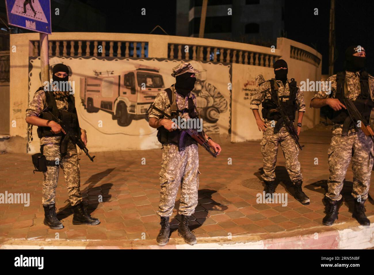 Members of Ezzedine al-Qassam brigades, the armed wing of Hamas ...