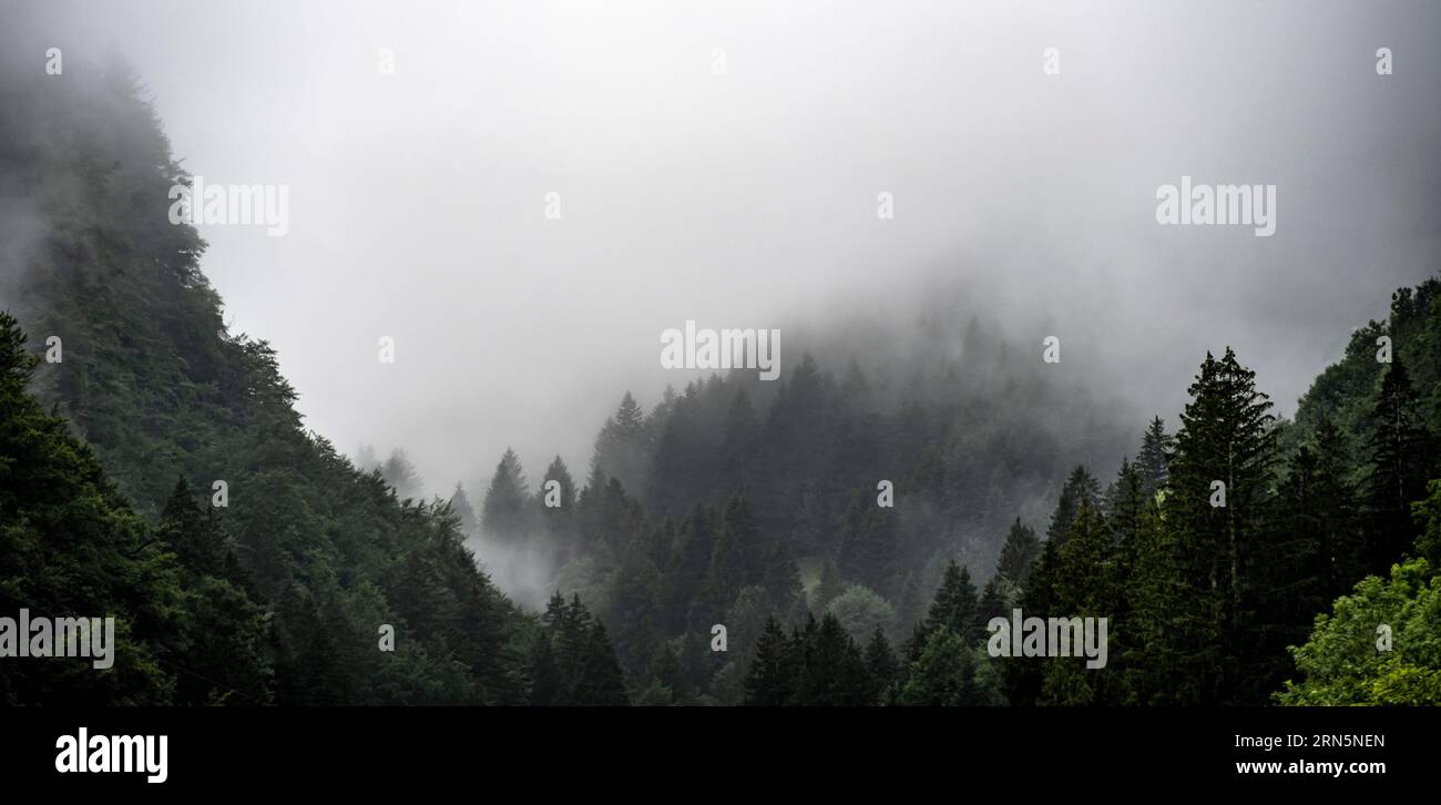 Nature landscape dramatic hi-res stock photography and images - Alamy