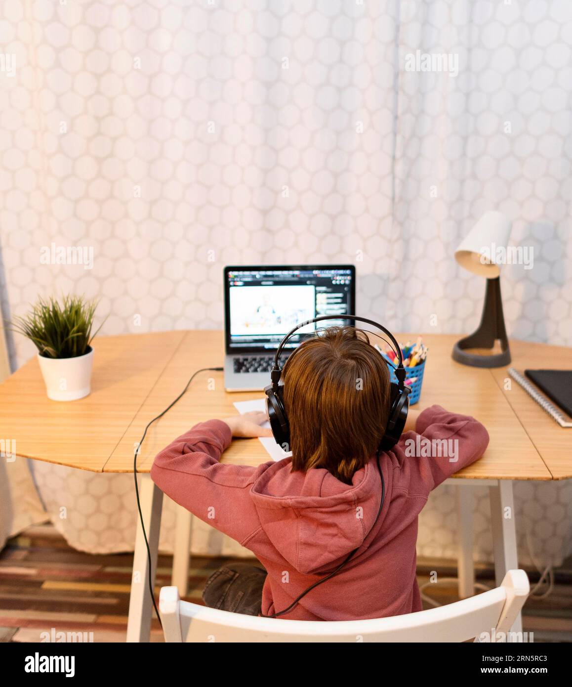 Child interactions hi-res stock photography and images - Alamy