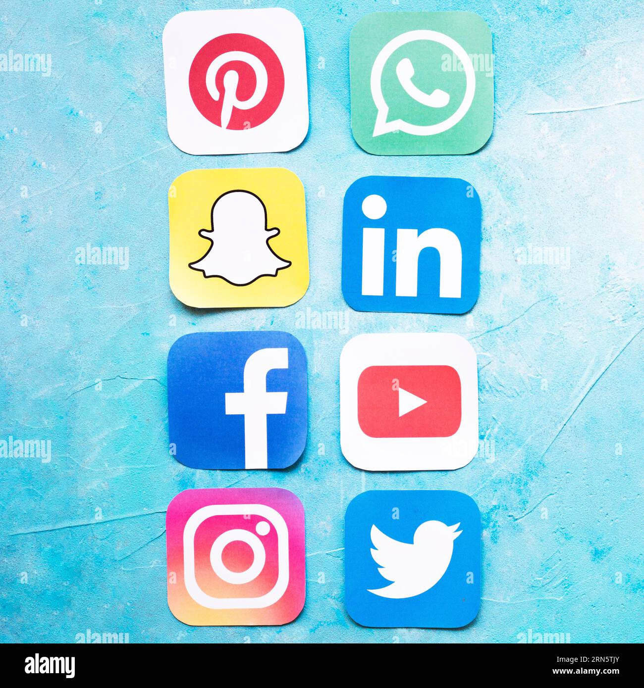 Media row hi-res stock photography and images - Alamy