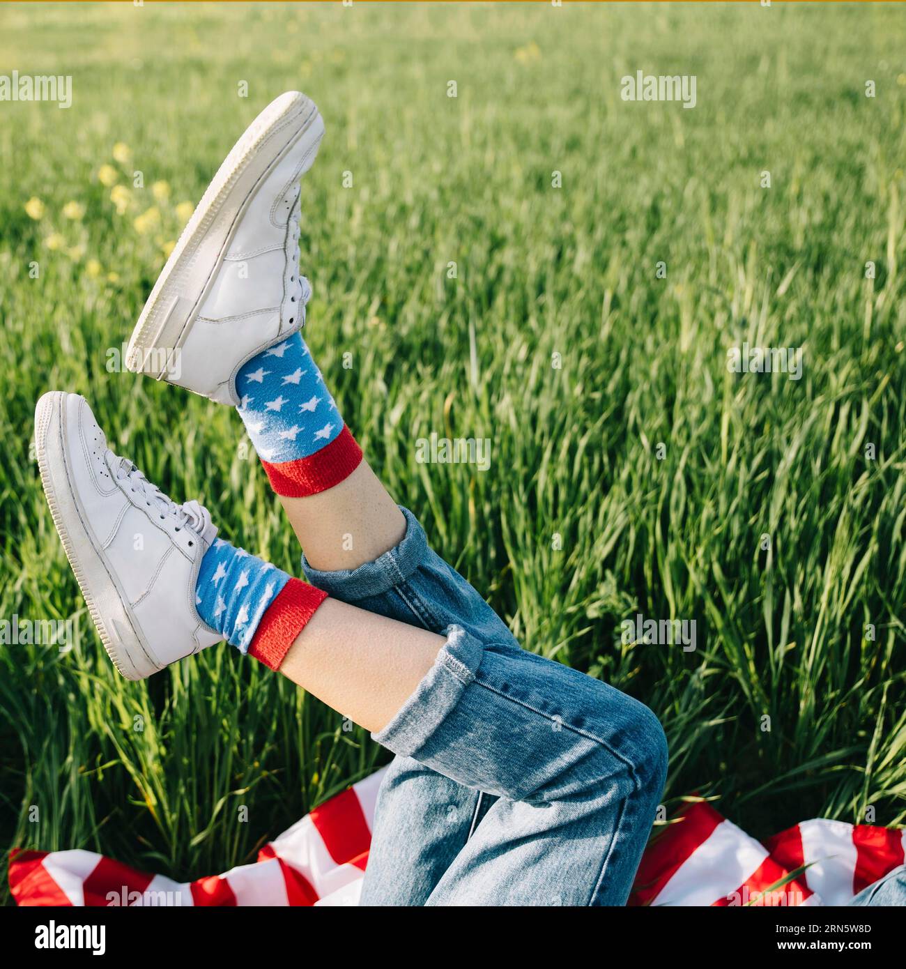 Business woman legs businessman hi-res stock photography and images - Alamy