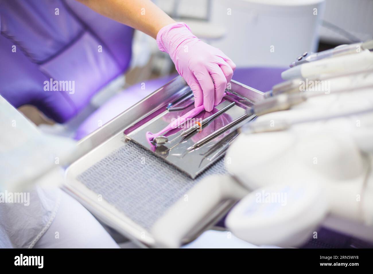 Hand arranging hi-res stock photography and images - Alamy
