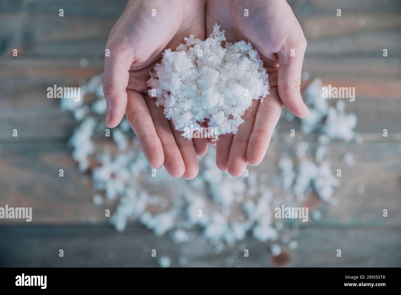 Snow dust cloud hi-res stock photography and images - Alamy
