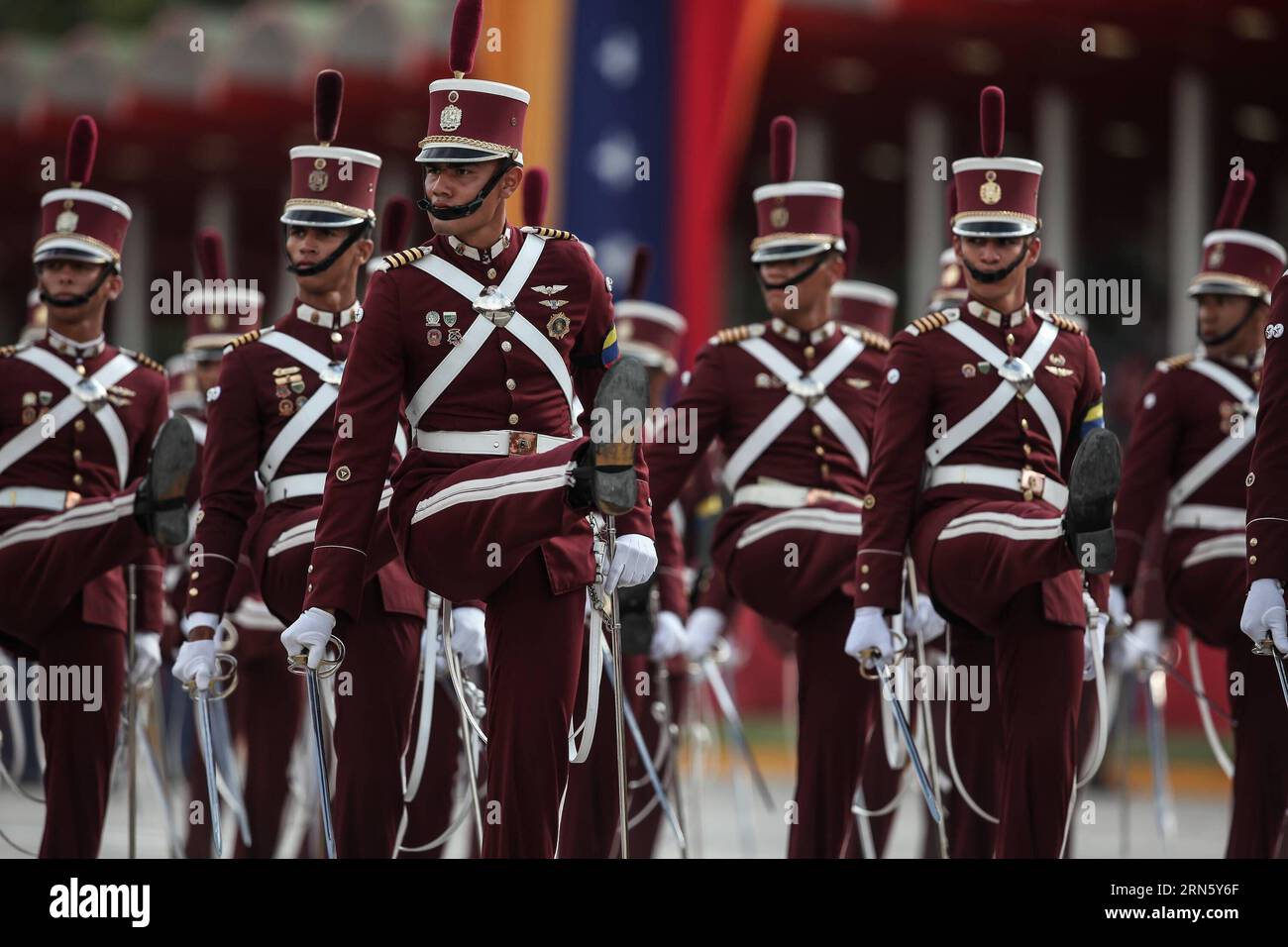 Caracas venezuela soldiers march hi-res stock photography and images ...