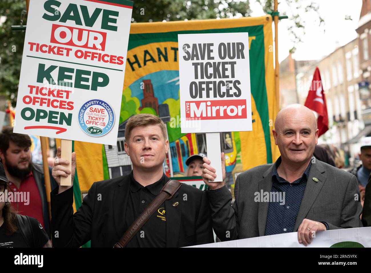Eddie dempsey rmt union hi-res stock photography and images - Alamy