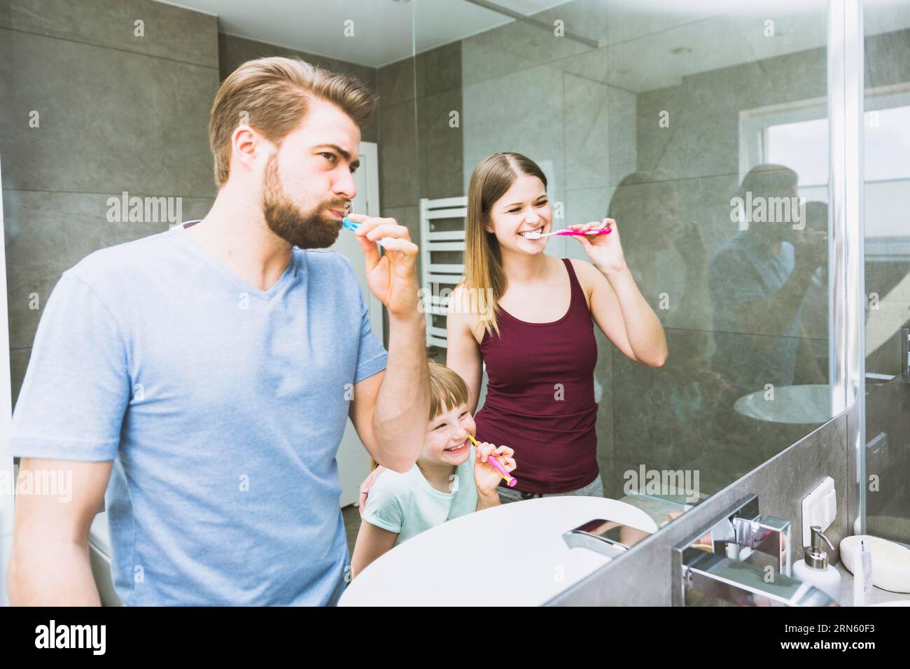 Brushing teeth african american hi-res stock photography and images - Alamy