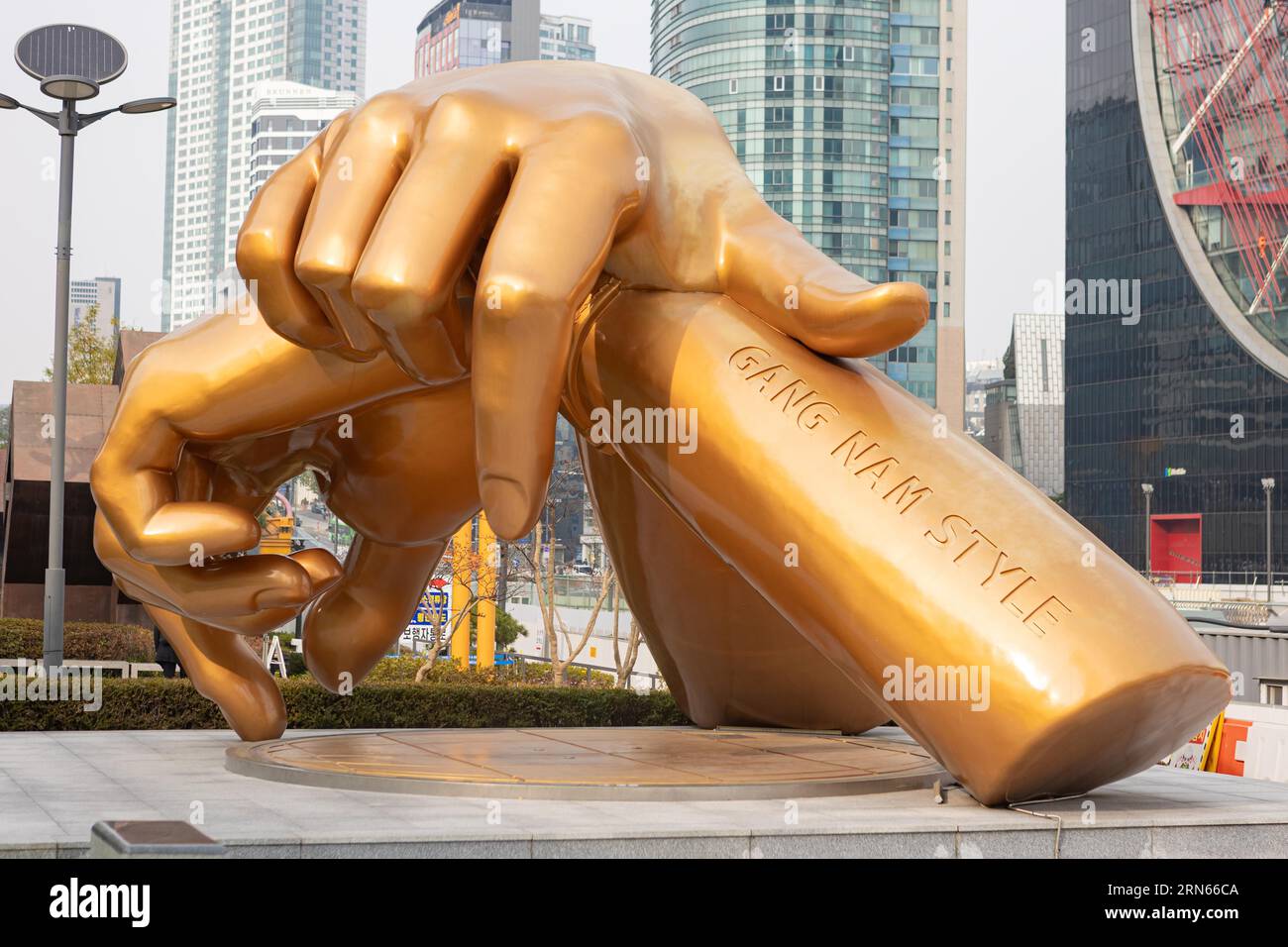 Psy gangnam style hi-res stock photography and images - Alamy