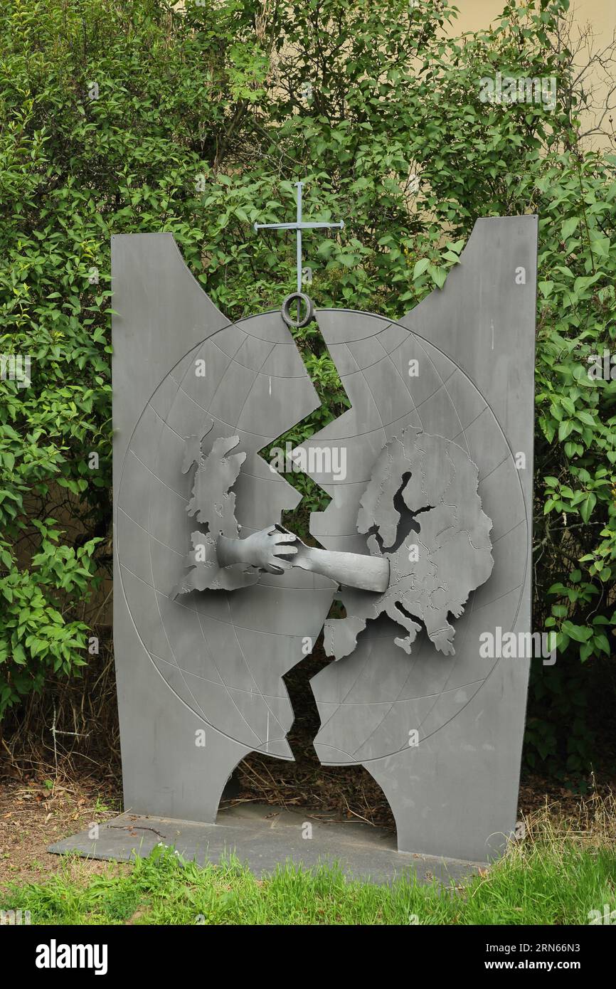 Sculpture for international reconciliation, metal plate, grey, Europe ...