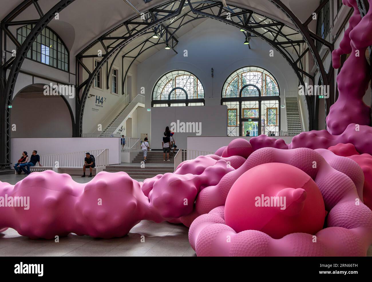 Hamburger Bahnhof, Nationalgalerie der Gegenwart, exhibition by Eva ...