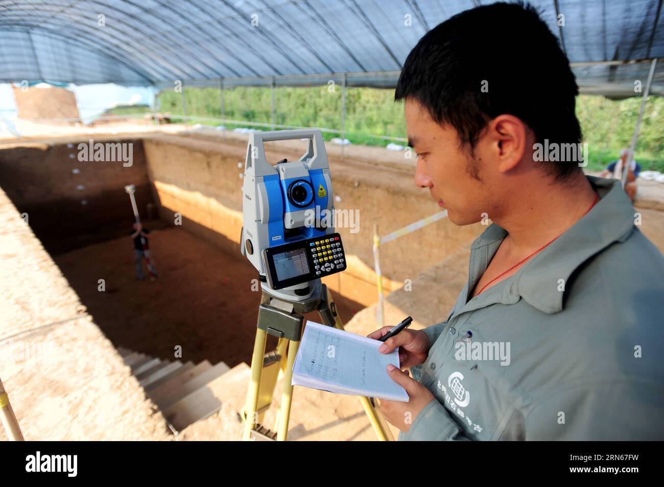 Paleolithic archaeologist hi-res stock photography and images - Alamy