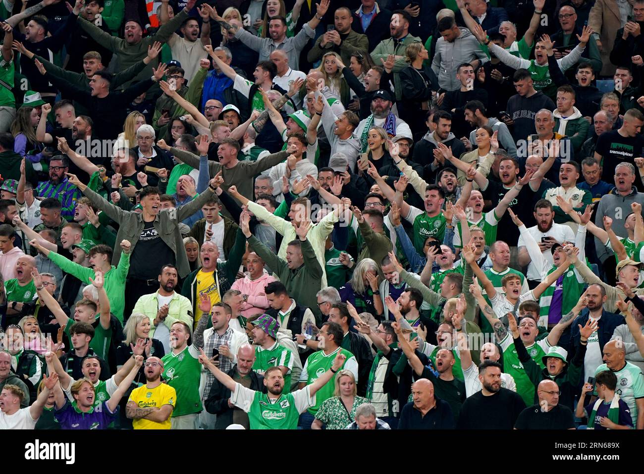 Hibernian fans in the stands hi-res stock photography and images - Alamy