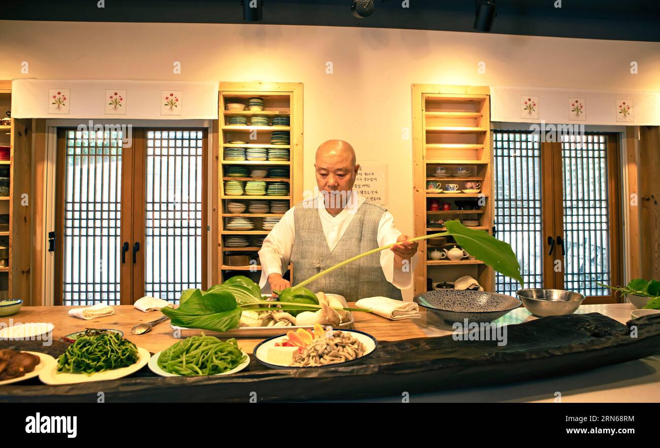 Netflix star cooking nun Jeong Kwan, Chunjinam hermitage at Baekyangsa ...