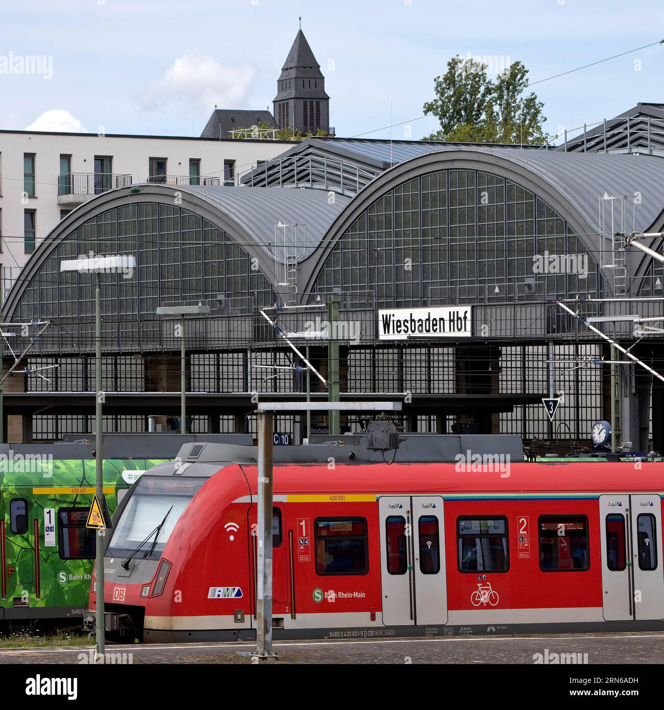 Wiesbaden main station with local trains, Wiesbaden, Hesse, Germany ...