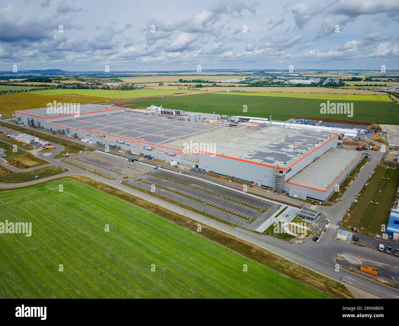 Battery plant of the Chinese company CATL in Arnstadt, Thuringia Stock ...