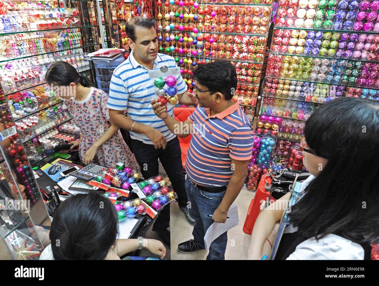 Indian merchants hi-res stock photography and images - Alamy