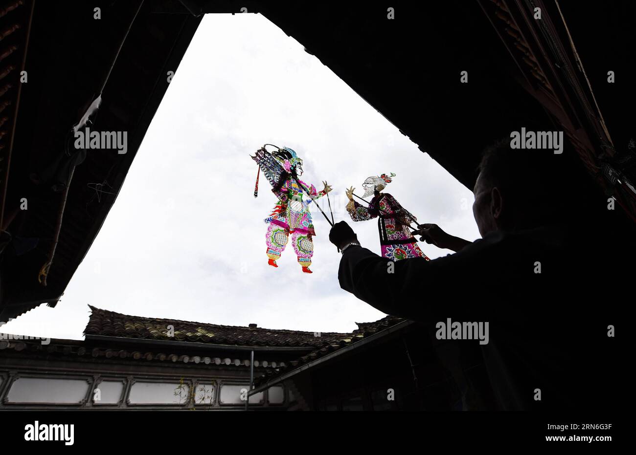 Play puppets hi-res stock photography and images - Alamy