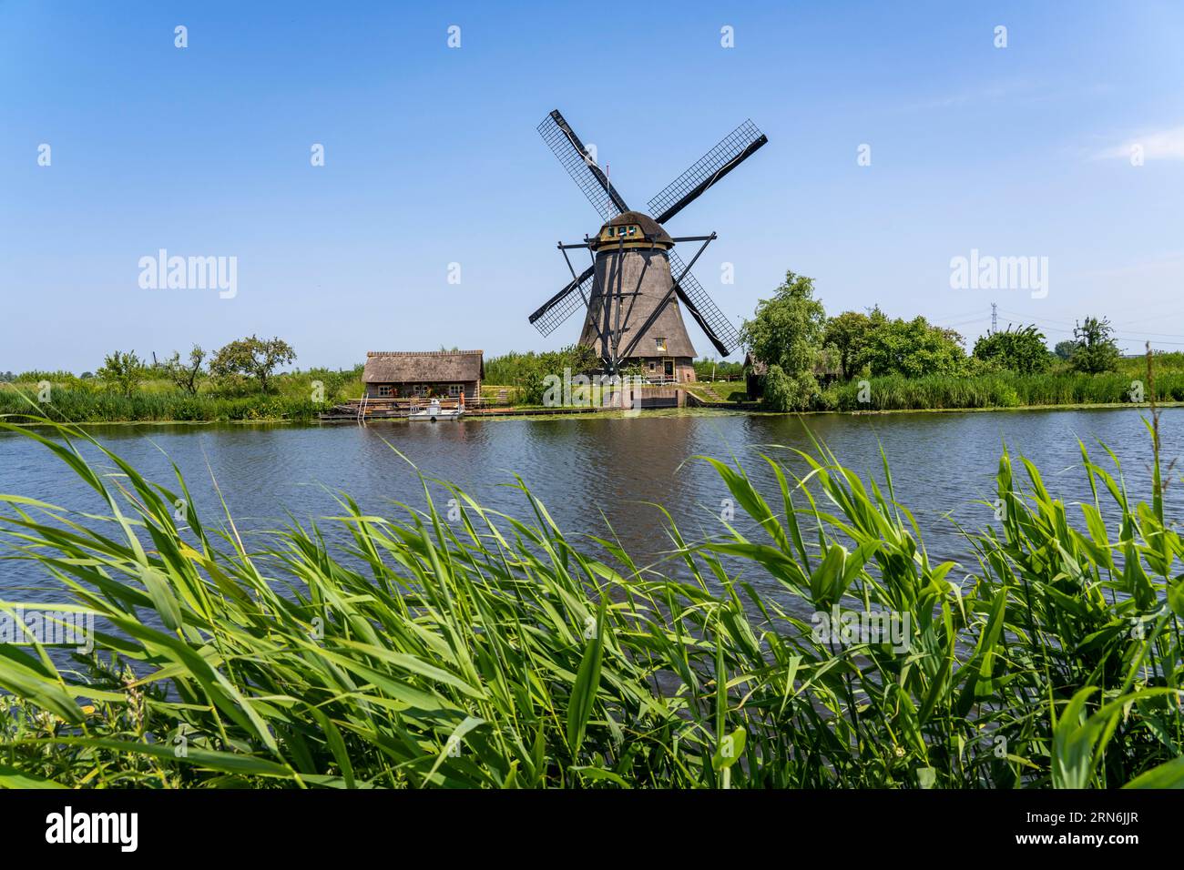 Kinderdijk, 18 windmills that pumped water from the polders in order to ...