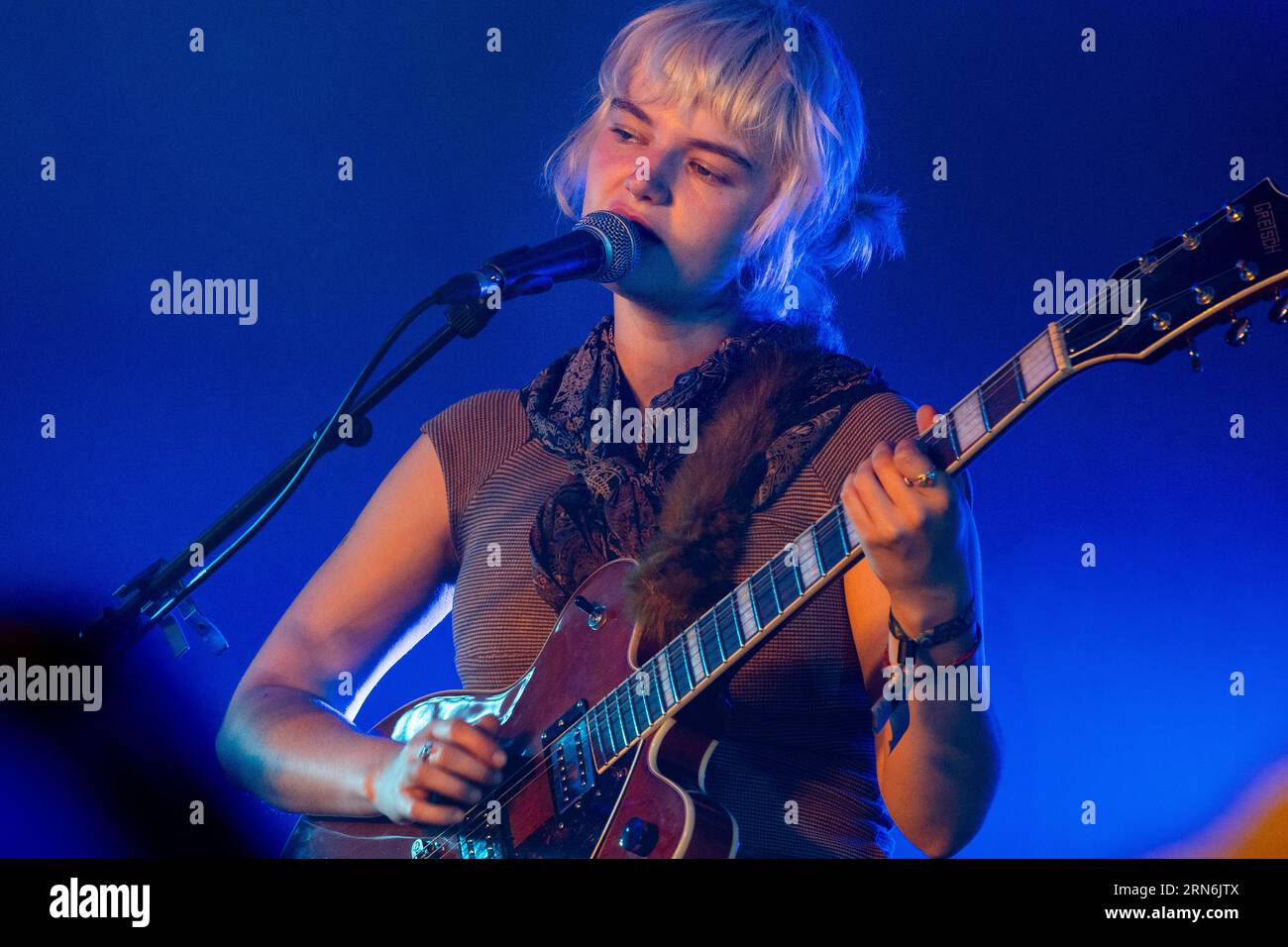 Singer Clara FT of Mary In The Junkyard on the Rising Stage at Green ...