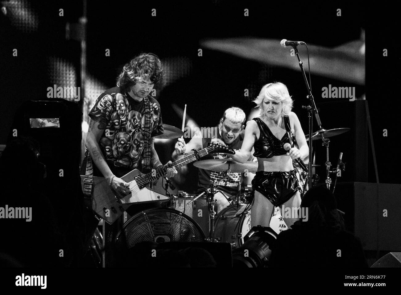 Amy Taylor and Declan Martens of Amyl and the Sniffers on the Mountain ...