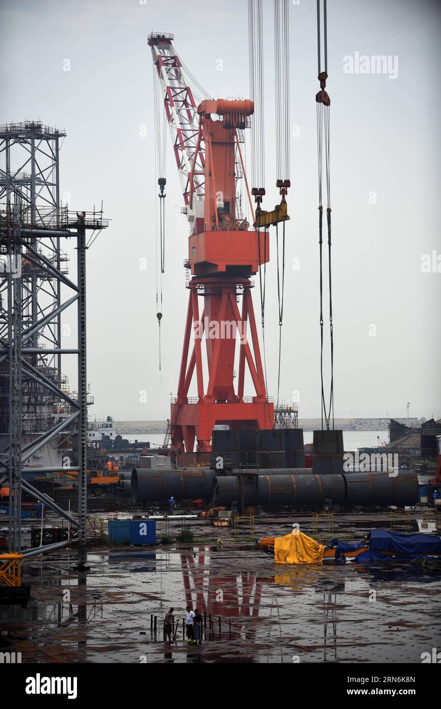 Dynamic positioning hi-res stock photography and images - Alamy