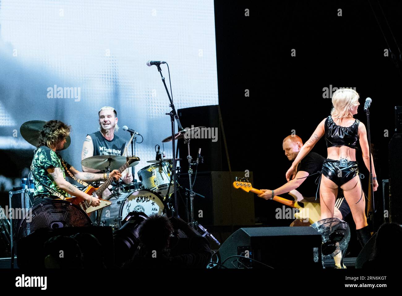 Amyl and the Sniffers – Amy Taylor and whole band – on the Mountain Stage at Green Man Festival ...