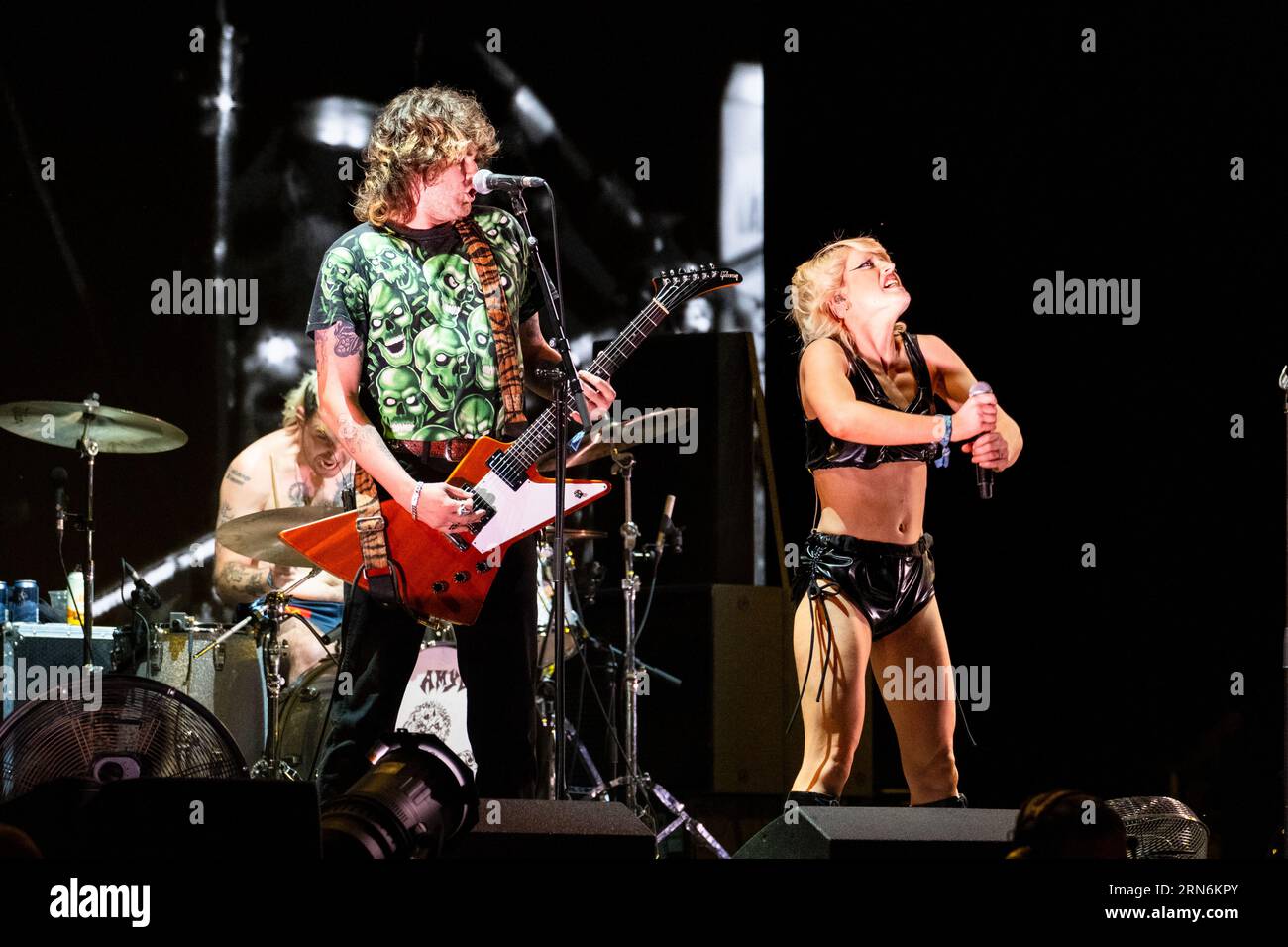 Amy Taylor and Declan Martens of Amyl and the Sniffers on the Mountain ...