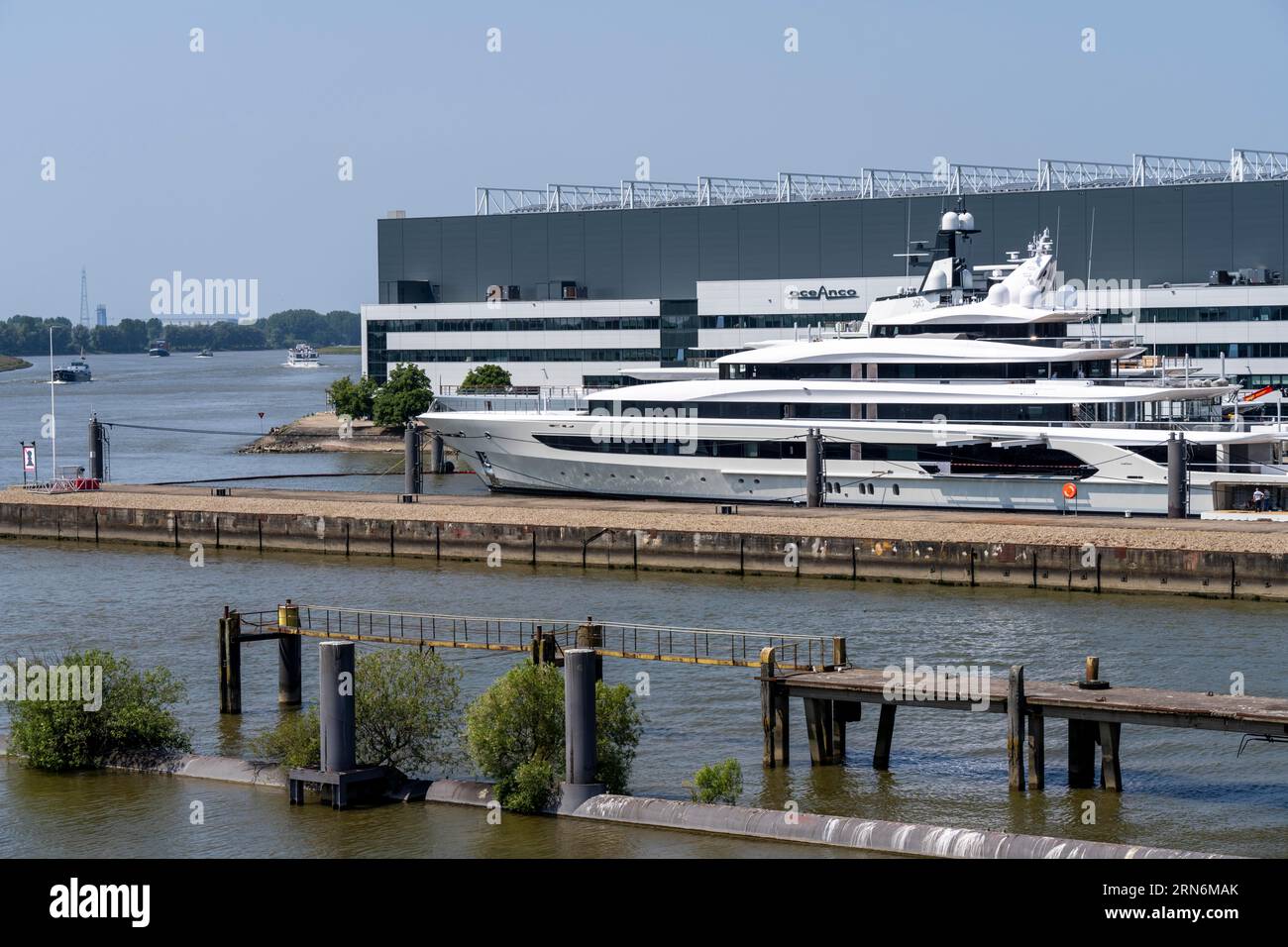 Alblasserdam shipyard hi-res stock photography and images - Alamy
