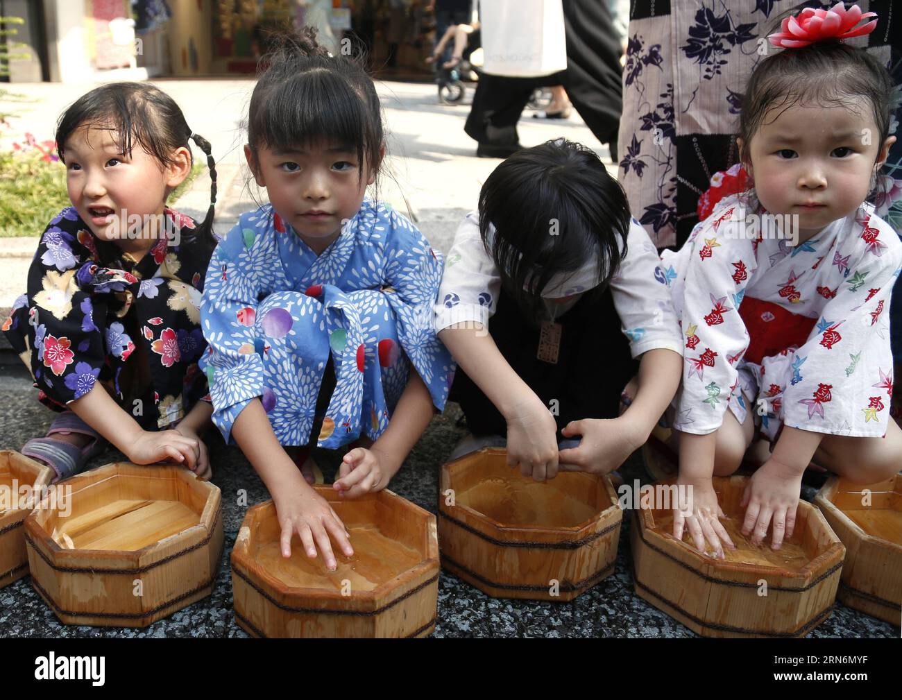 Yukata children hi-res stock photography and images - Alamy