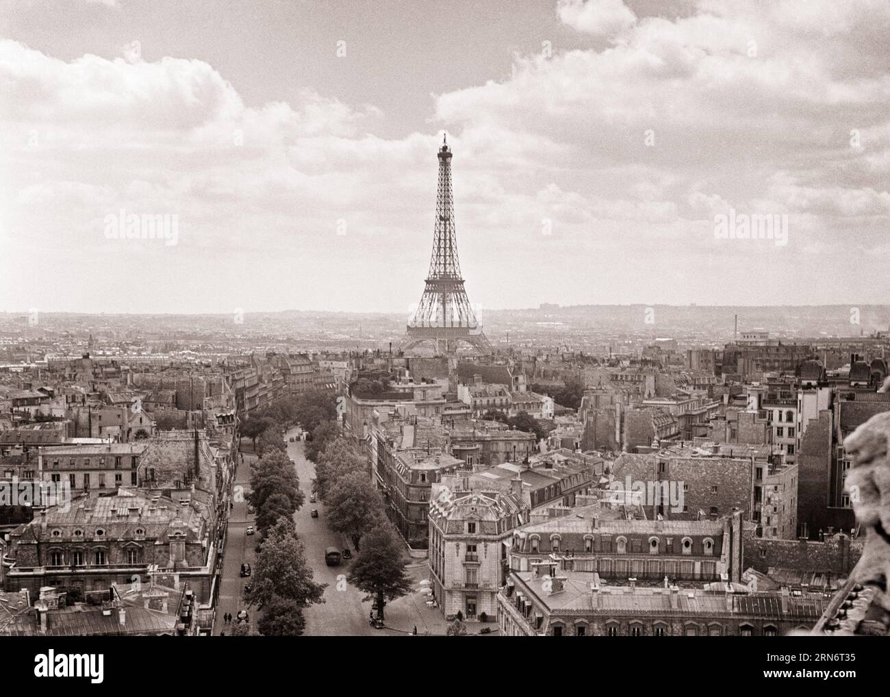 1950s 1960s EIFFEL TOWER IN THE 7th ARRONDISSMENT LOOKING SOUTH FROM ...