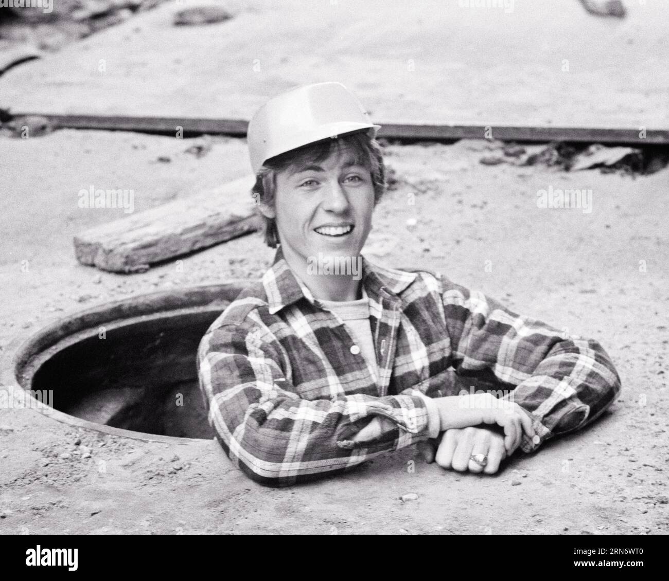 Man, 1970s shirt hi-res stock photography and images - Alamy