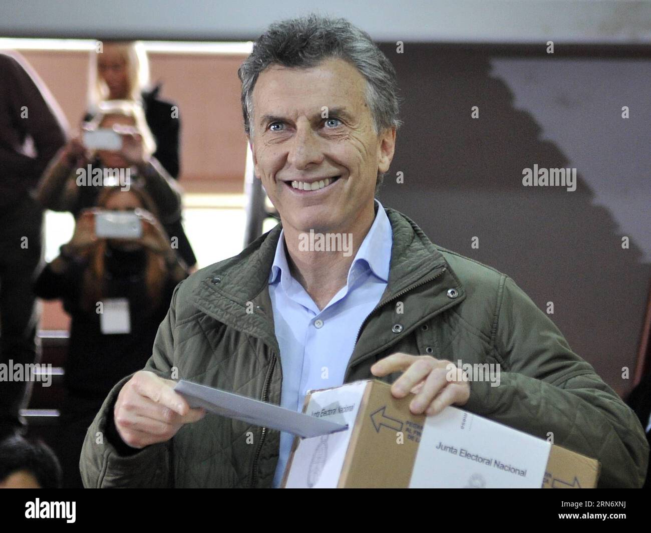 Applicants proposal hi-res stock photography and images - Alamy