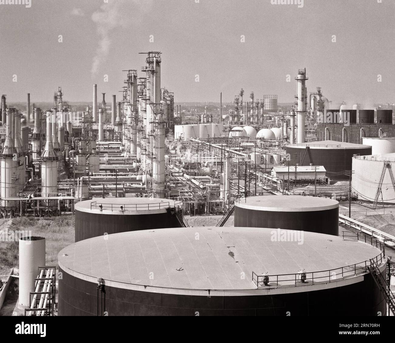 Gulf 1960s hi-res stock photography and images - Alamy