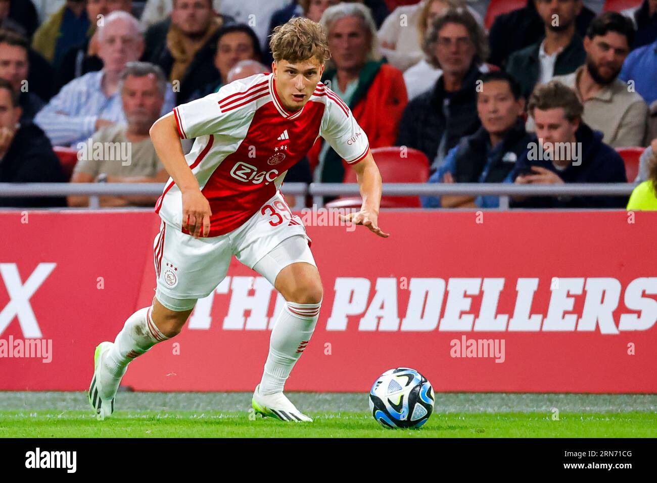 Mika godts hi-res stock photography and images - Alamy