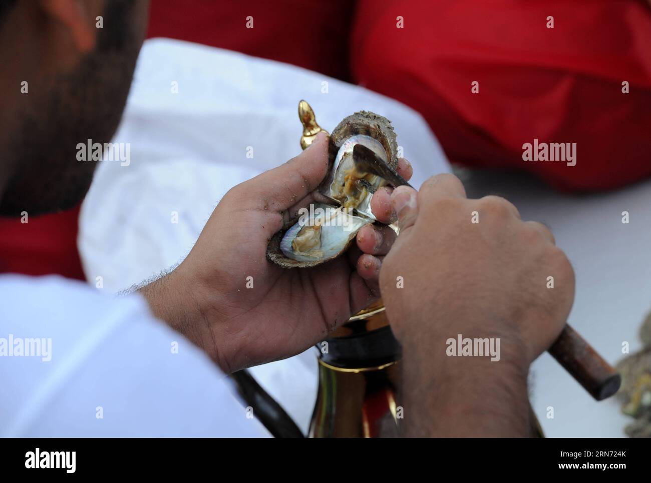 Kuwaiti traditions hi-res stock photography and images - Alamy