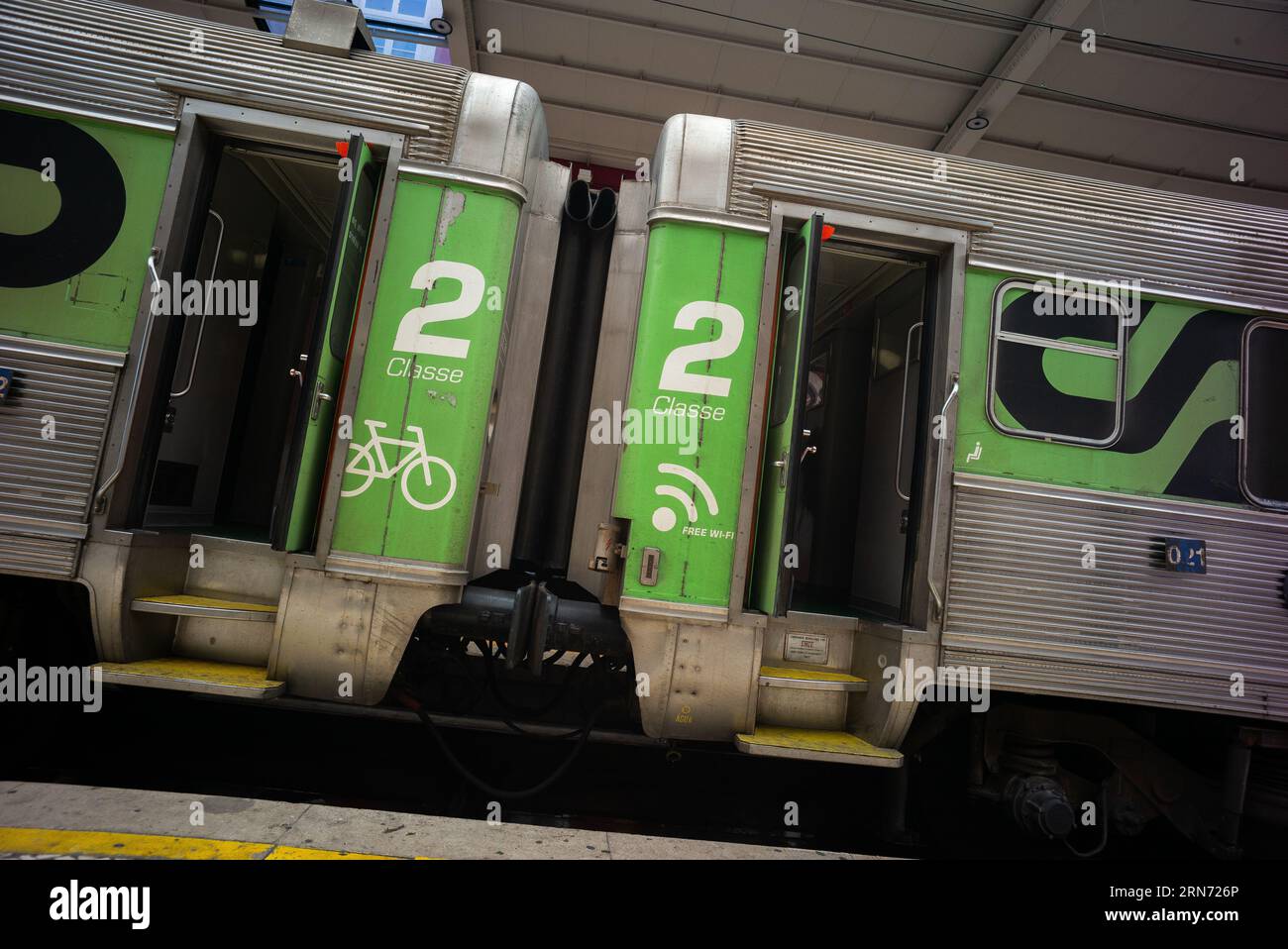 Terminal ferroviaria hi-res stock photography and images - Alamy