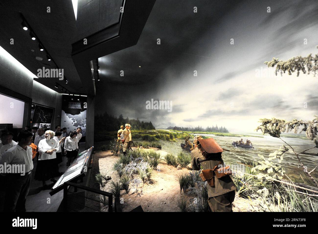 (150815) -- HARBIN, Aug. 15, 2015 -- People visit a newly-opened museum ...