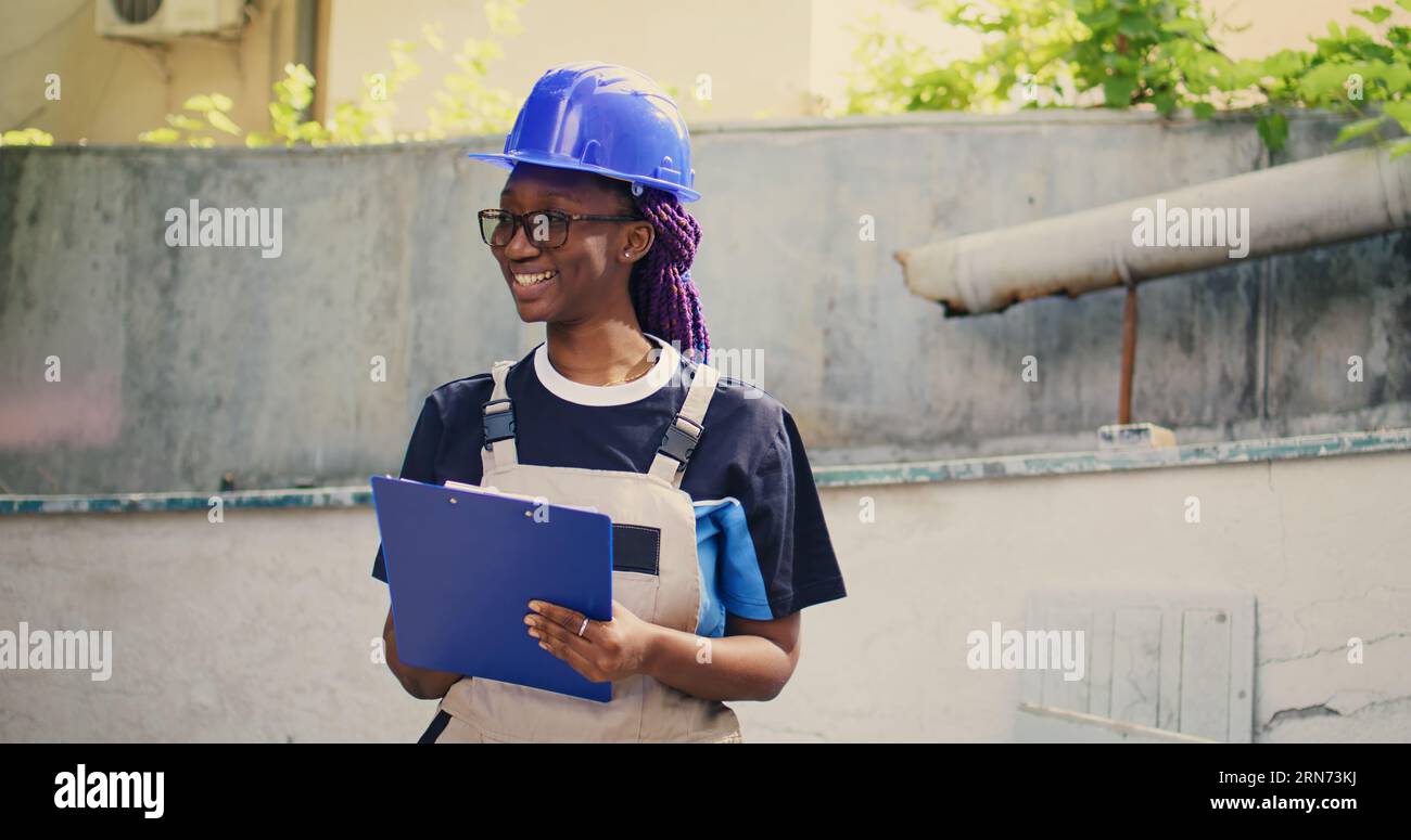 Freon levels hi-res stock photography and images - Alamy