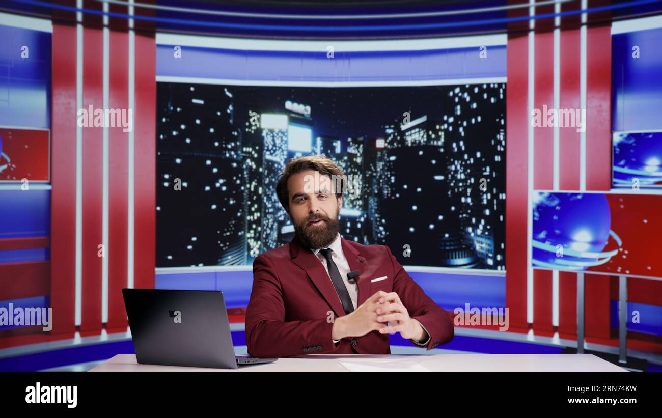 Late night tv host hi-res stock photography and images - Alamy