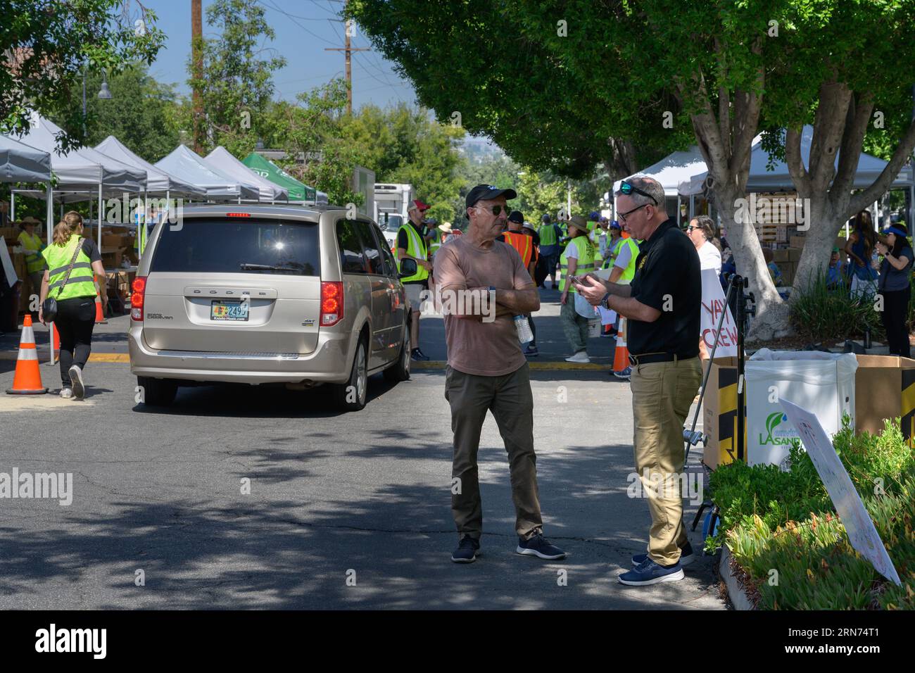 actors and Teamsters Food Drive at the Motion Picture Home Stock Photo ...